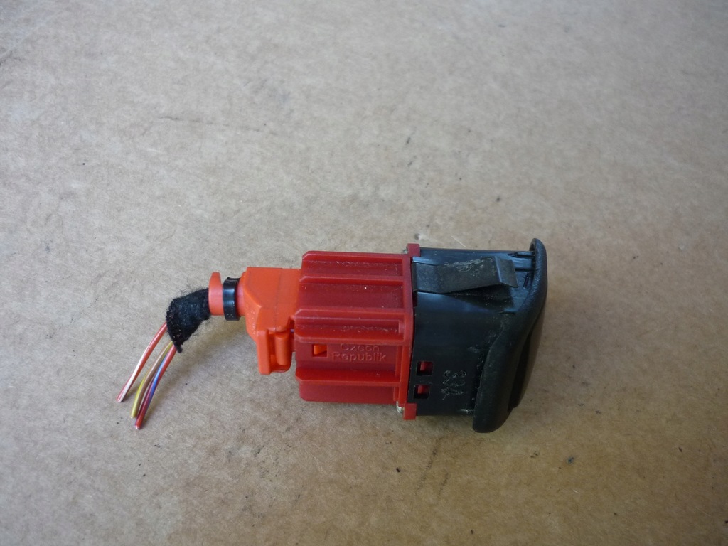 PRZYCISK KLAPKI WLEWU PALIWA AUDI A2 8Z1959833 - 12540841419 ...