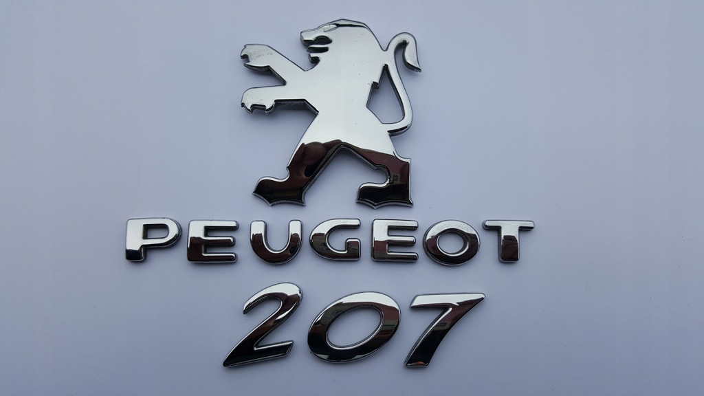 PEUGEOT 207 LOGO EMBLEMAT ZNACZEK NA TYLNĄ KLAPĘ - 7976855089 ...