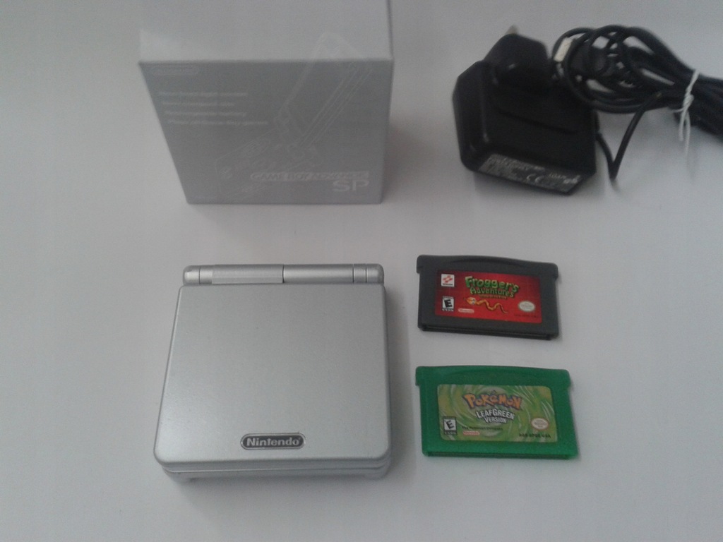Konsola Nintendo Game Boy Advance SP - 14150176627 - oficjalne archiwum Allegro