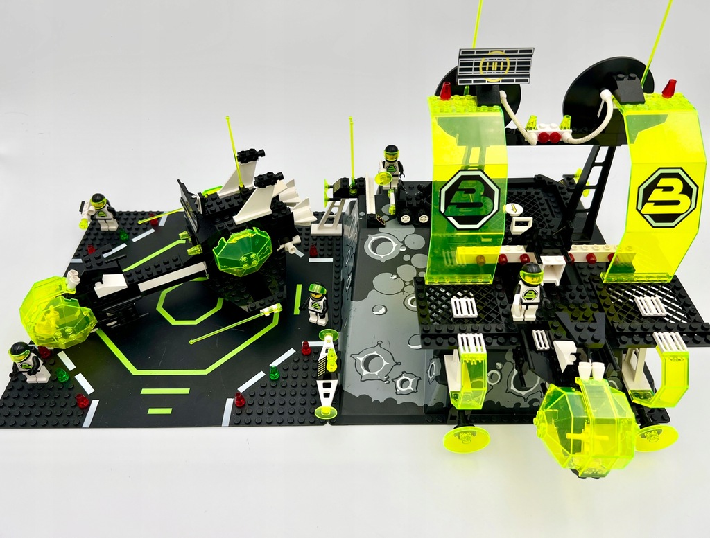 Lego Blacktron II 6988 Alpha Centauri Outpost - 12990732606 - oficjalne ...