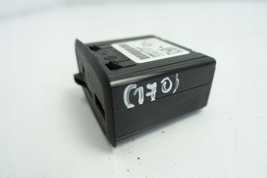 Renault Clio IV GNIAZDO AUX USB 280237342R nowe - 9096525114 ...