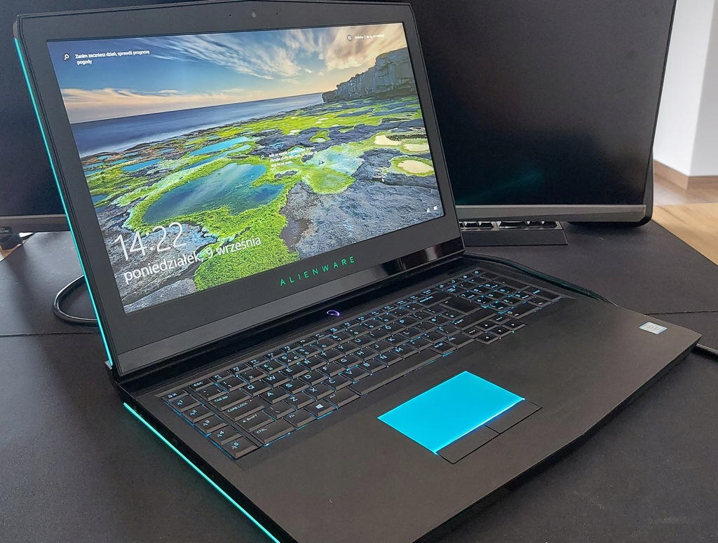 Laptop Dell Alienware 17 R4 QHD i7, GTX 1070, 16GB RAM+ Graphics Amplifier - 16485589778 ...