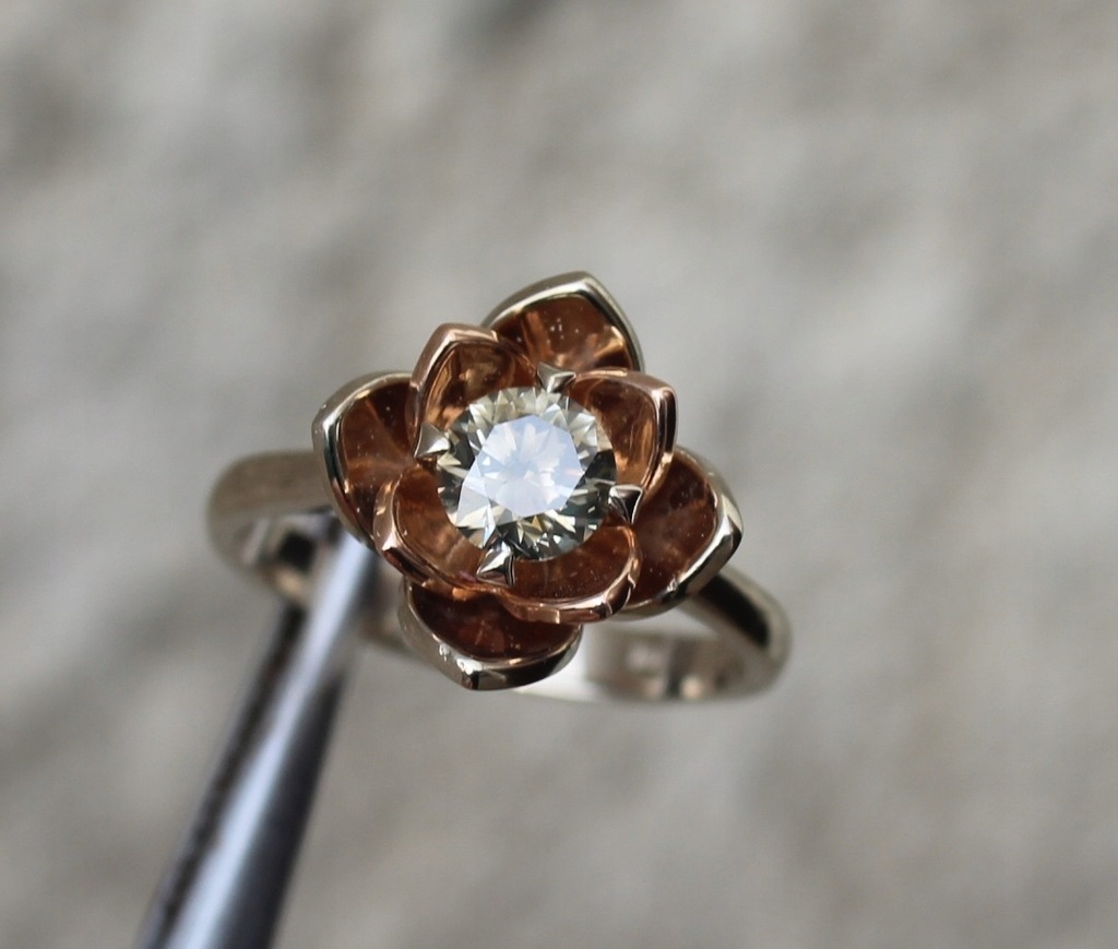 Złoty pierścionek, Brylant 0.71ct VVS2,certyfikat. - 15151448832 - oficjalne archiwum Allegro