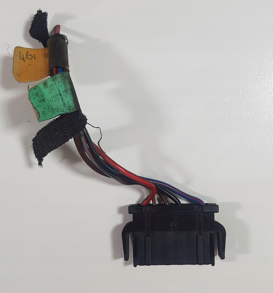 KOSTKA WTYCZKA WTYK LAMPY TYLNEJ Audi A6 C5 SEDAN - 10935285770 - oficjalne archiwum Allegro