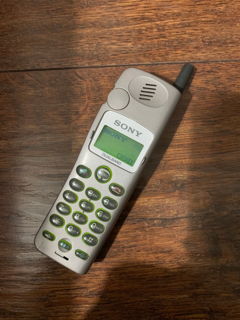 Stary telefon komórkowy Sony CMD-CD5 - 11184049572 - oficjalne archiwum ...
