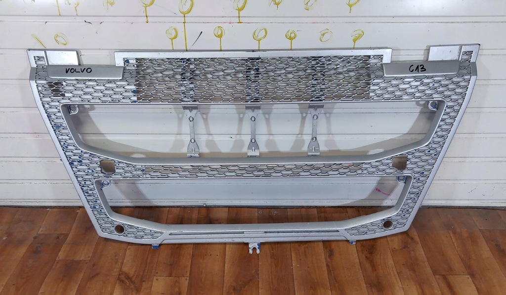 VOLVO FH4 ATRAPA GRIL GRILL - 13318083296 - oficjalne archiwum Allegro