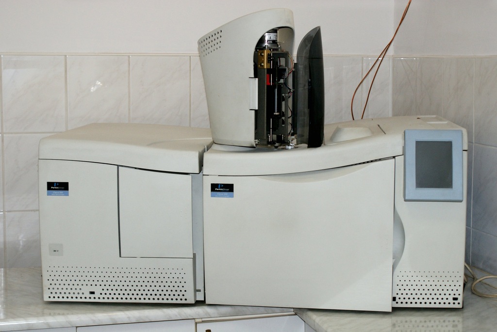 Chromatograf gazowy Clarus Gold 500 z detektorami - 7295267741 ...