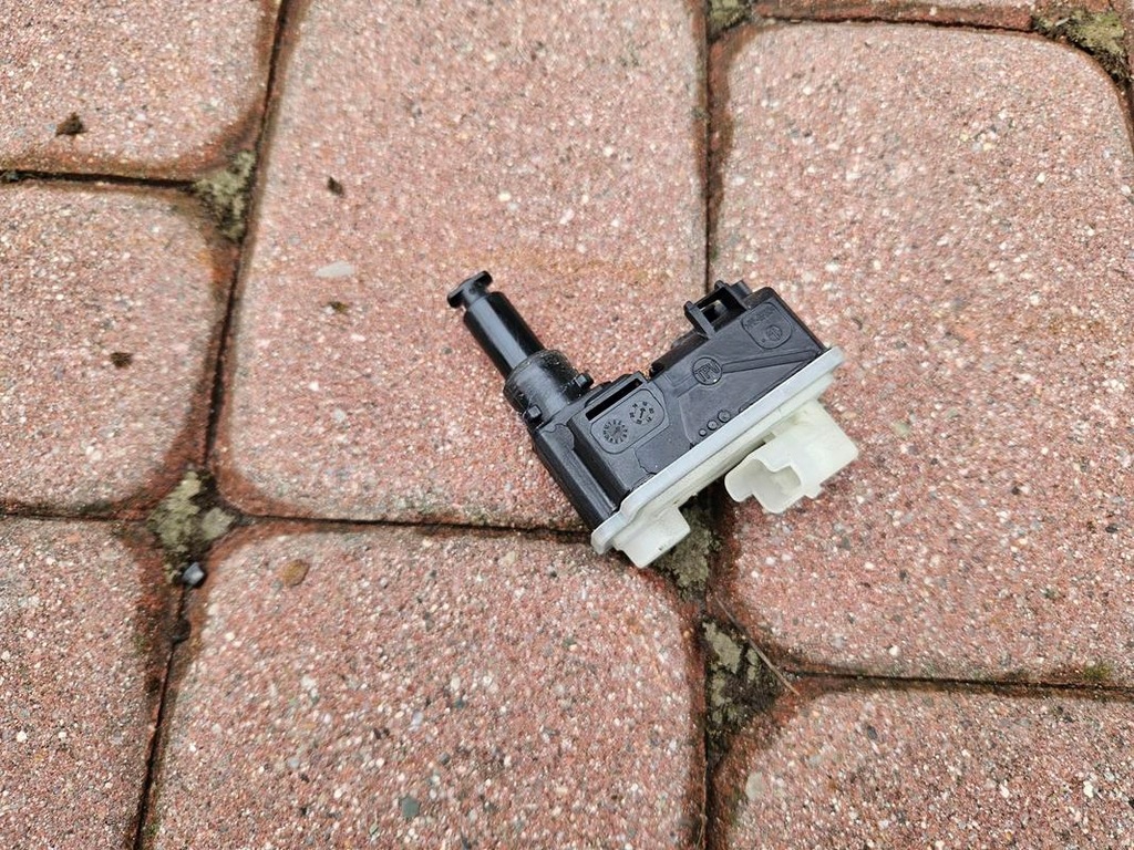 Siłownik wlewu paliwa zamek klapki paliwa CORSA F OPEL GRANDLAND X ...