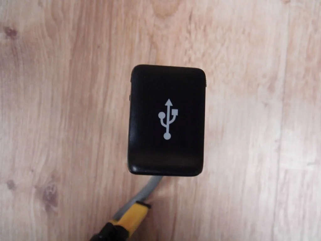 Mitsubishi Outlander III kabel port USB nawigacji - 12994555681 ...