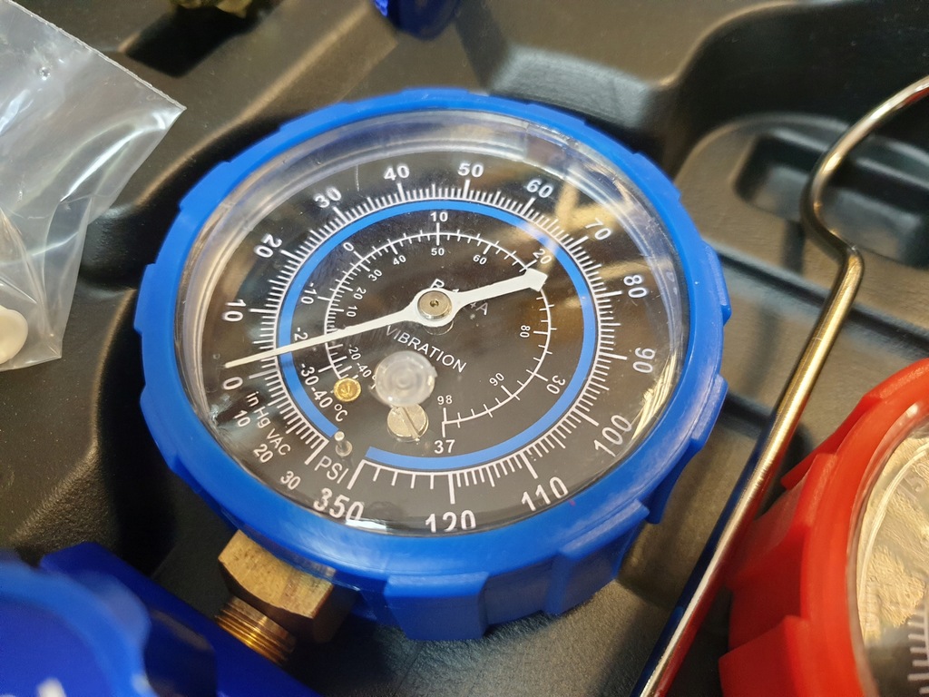 Купить Комплект манометров холодильного оборудования R134a Чемодан Weze ...