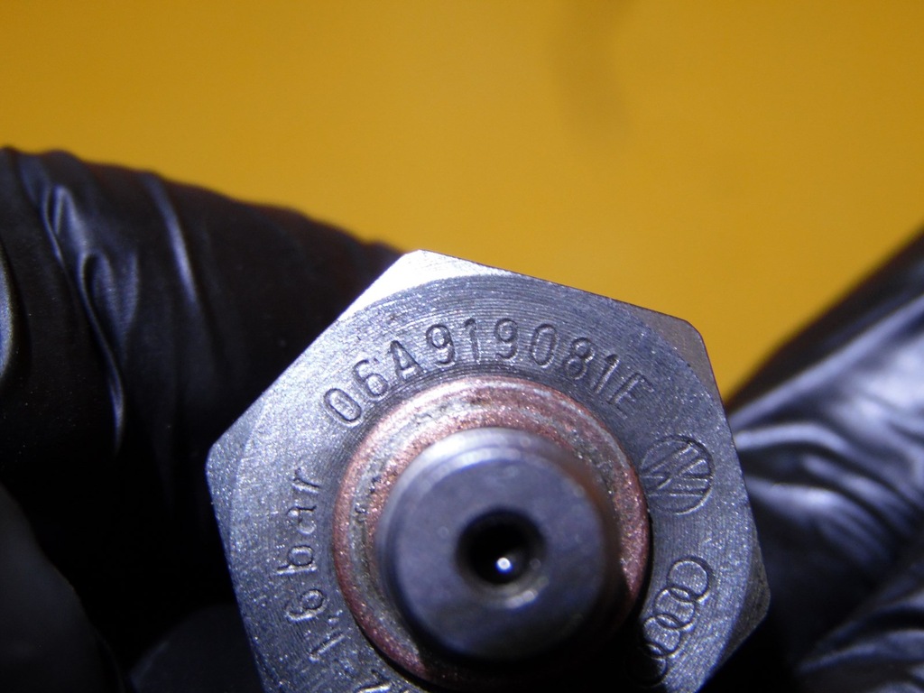 CZUJNIK CISNIENIA OLEJU A6 C5 3.0 ASN 06A919081E - 7218480284 ...