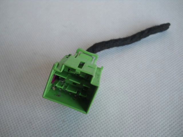 KOSTKA ELEKTRYCZNA WTYCZKA VW AUDI 4F0972575F - 13414529442 - oficjalne ...