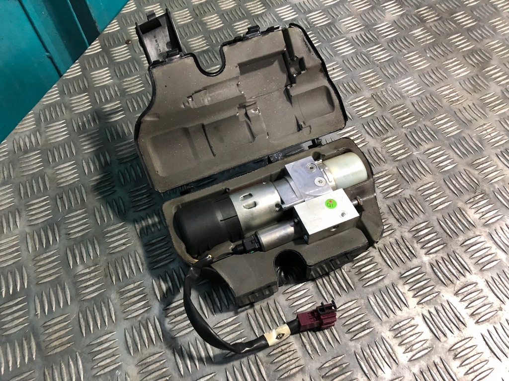 MERCEDES ML W164 POMPA KLAPY ELEKTRYCZNEJ BAGAŻNIK - 7964431861 ...