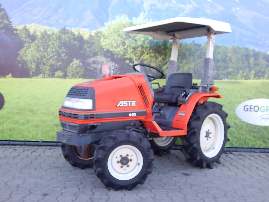 Japoński traktor Kubota A-175 ASTE 4WD 17,5KM - 12488809083 - oficjalne archiwum Allegro
