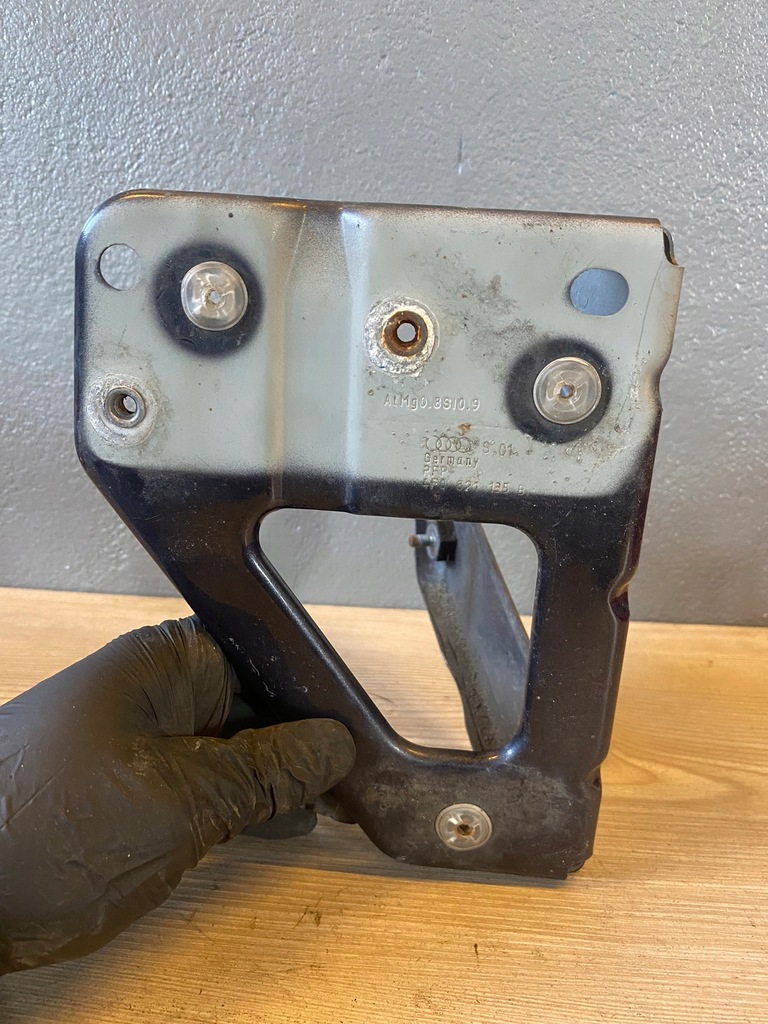 AUDI A6 C6 MOCOWANIE BŁOTNIKA 4F0821135B - 12687422845 - oficjalne ...