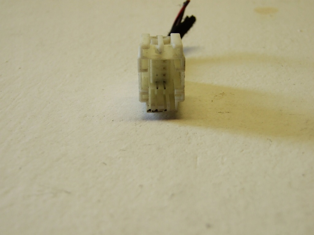 KOSTKA WTYCZKA ZŁĄCZKA MERCEDES 2215450828 - 9216387372 - oficjalne ...