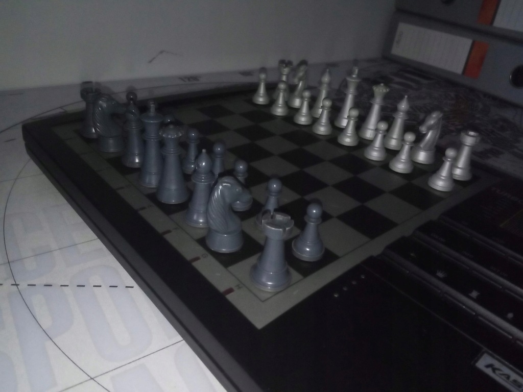 Stare szachy elektroniczne Saitek KASPAROV kompute - 11496724267 ...