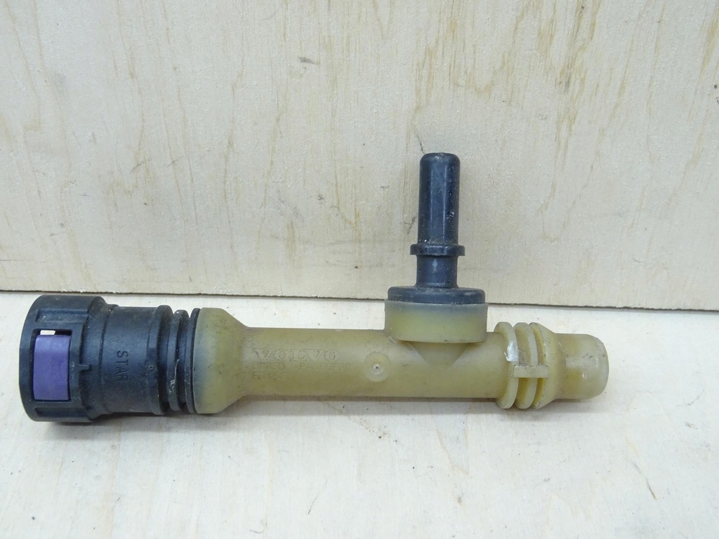 VOLVO V40 II PRZEWÓD KRÓCIEC ECS5D - 17127346137 - oficjalne archiwum ...