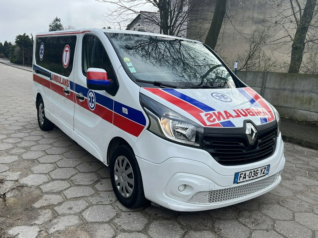 Renault Trafic Long Maxi karetka ambulans ambulanc - 15365368319 ...