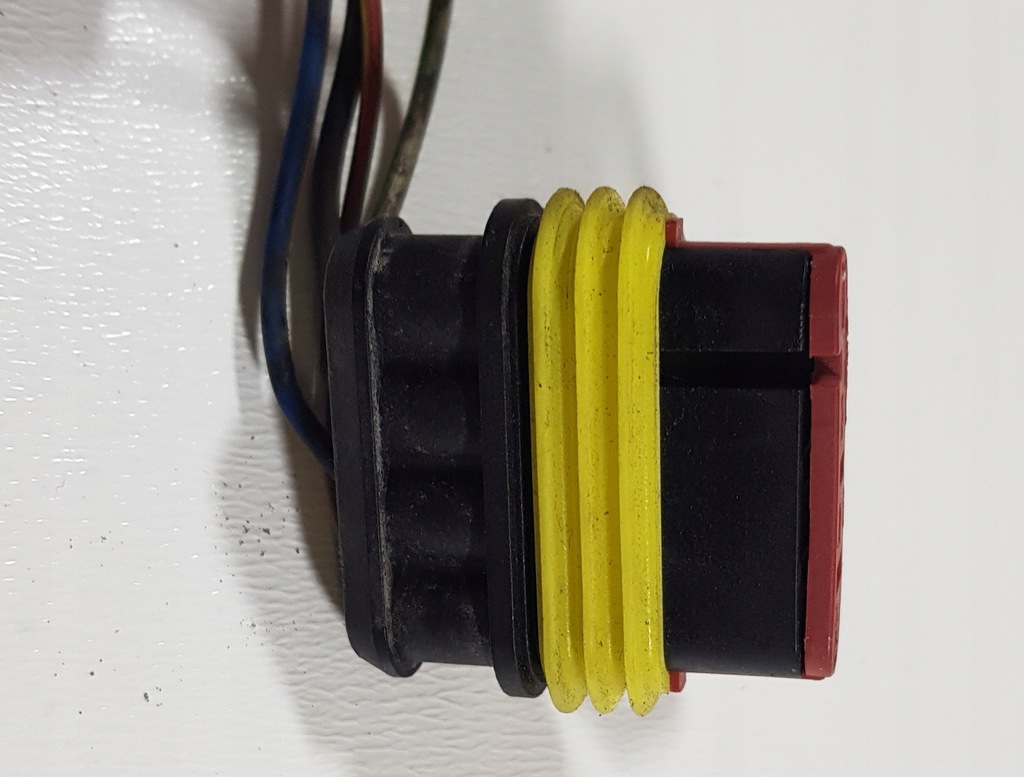 KOSTKA WTYCZKA WTYK LAMPY TYLNEJ Fiat Bravo II - 11555997566 - oficjalne archiwum Allegro