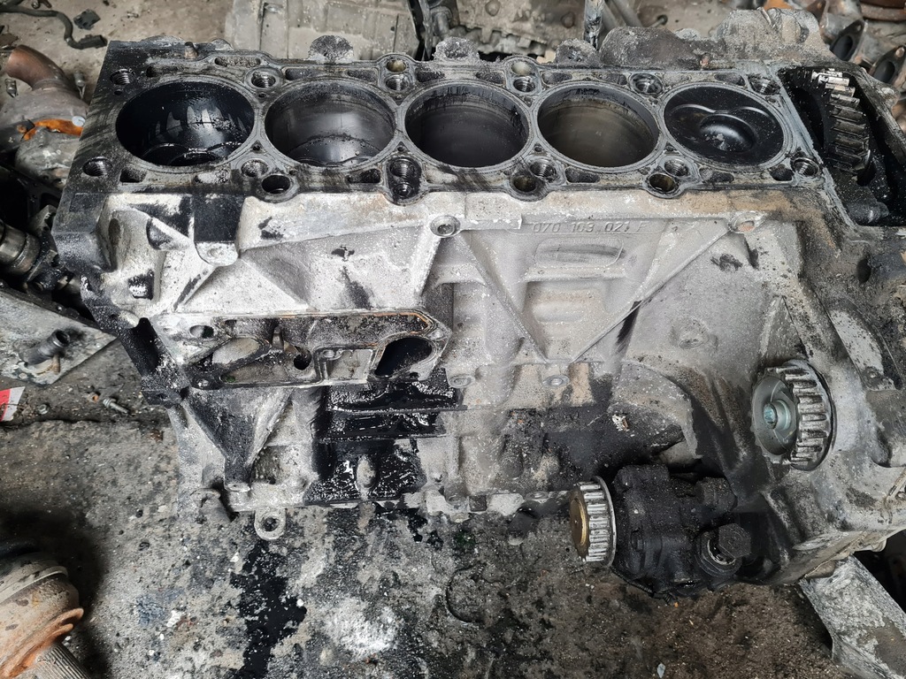 Dół silnika blok VW T5 2.5 TDI AXD - 13400610304 - oficjalne archiwum ...