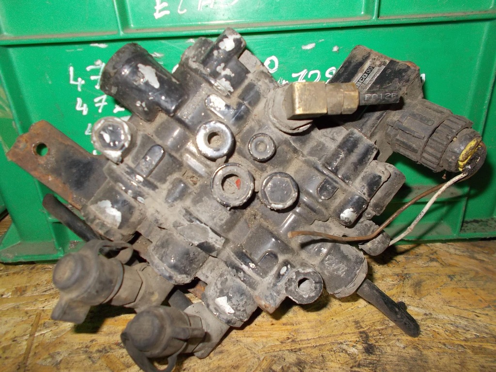 Zawór ECAS MAN Scania 4729000540 - 7146881723 - oficjalne archiwum Allegro