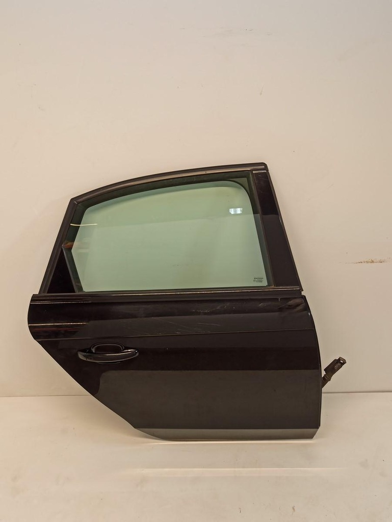 AUDI A4 B8 DRZWI PRAWY TYŁ SEDAN Y9B LY9B - 13173765963 - oficjalne ...