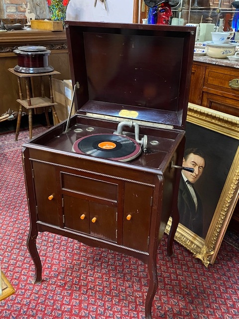 Przedwojenny patefon - 17170817633 - oficjalne archiwum Allegro