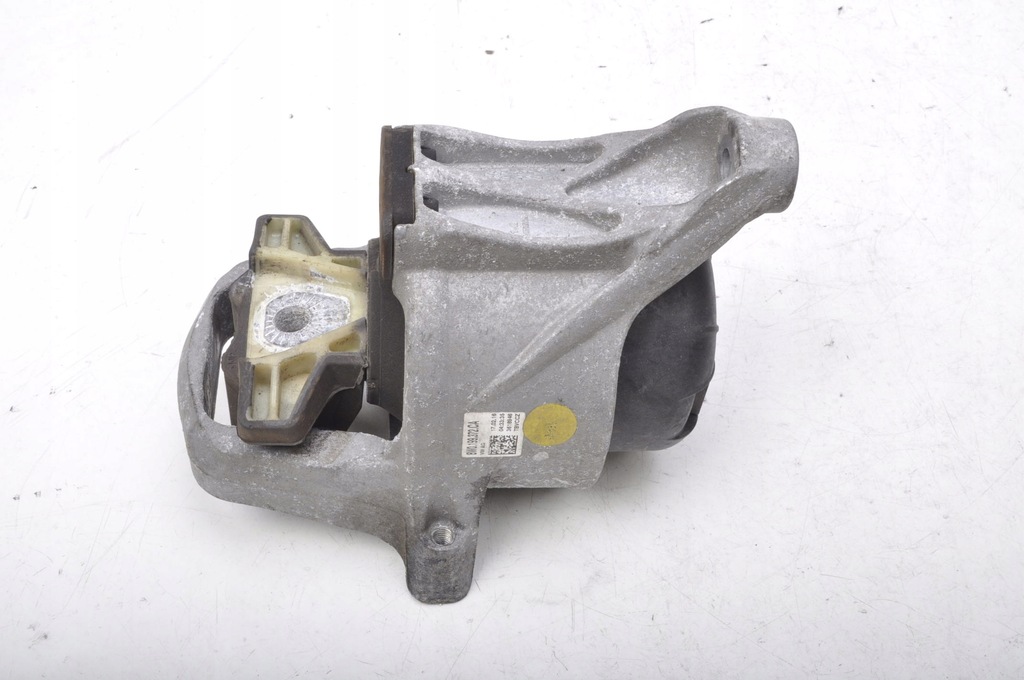AUDI A4 B9 1.4 TFSI PODUSZKA SILNIKA 8W0199372CA - 12611074154 ...