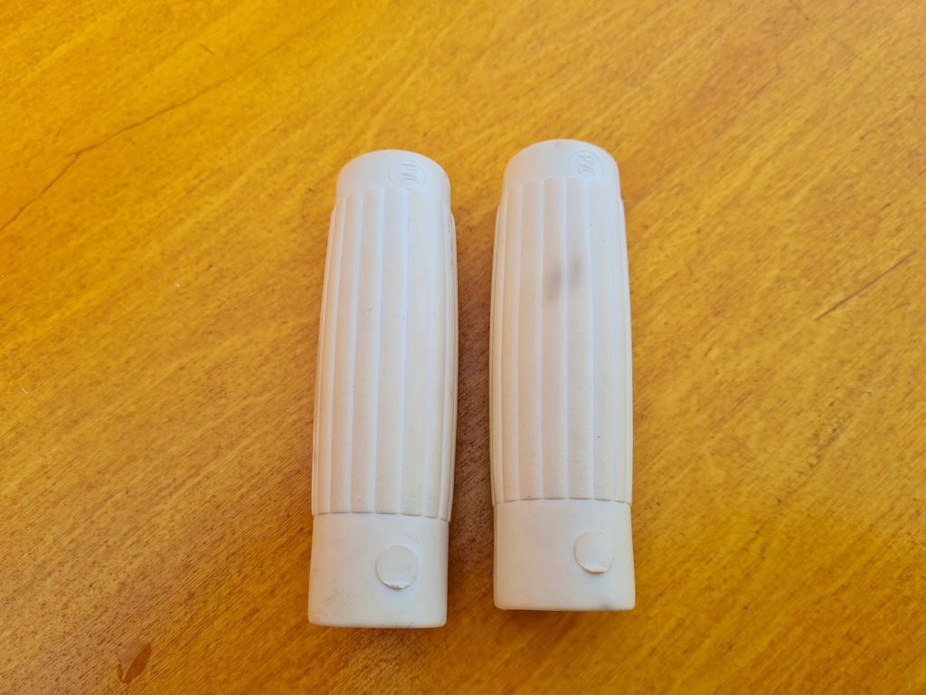 ROWER ROMET WIGRY UNIWERSAL JUBILAT ZENIT GUMY GRIPY BIAŁE KOMPLET Z ...