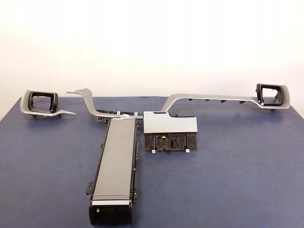 VOLVO XC60 II LISTWA OZDOBNA DEKORY POPIELNICZKA - 13592331767 ...