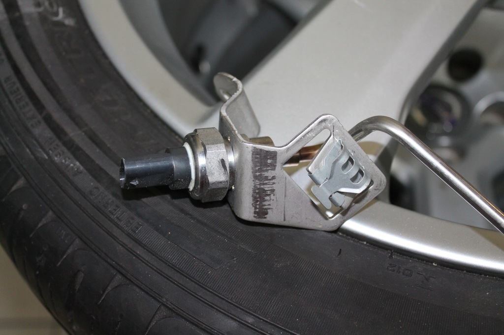 VOLVO V60 V70 S60 XC60 S80 CZUJNIK OLEJU 31319419 - 7709191754 ...