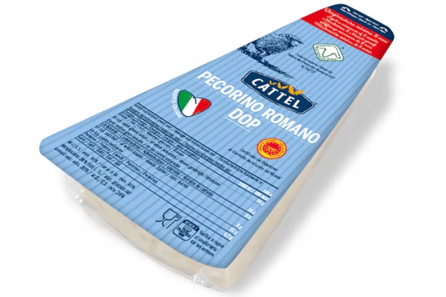 Pecorino Romano włoski ser owczy twardy z mleka owczego dojrzewający ... Pecorino Romano włoski ser owczy twardy z mleka owczego dojrzewający ...