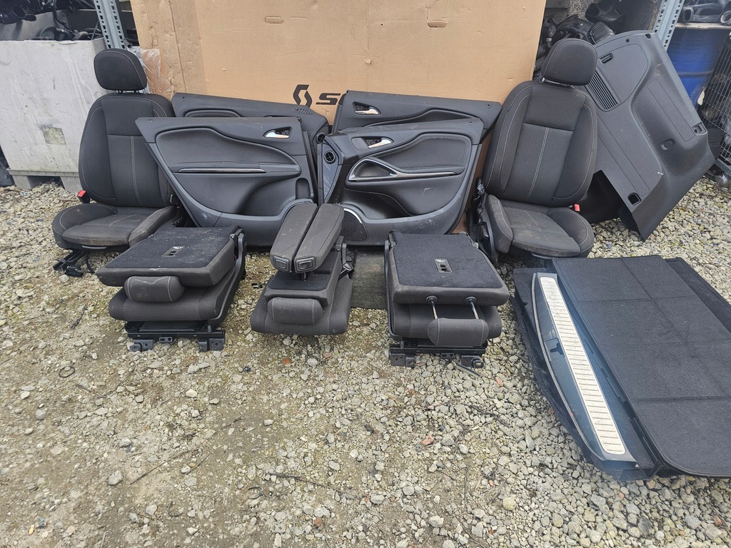 OPEL ZAFIRA C FOTELE BOCZKI WNĘTRZE 5 OSOB - 15304712276 - oficjalne ...