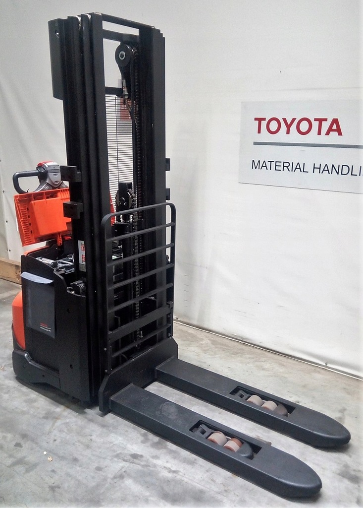 wózek widłowy TOYOTA POLSKA wózek SWE140L Triplex - 9614662634 ...