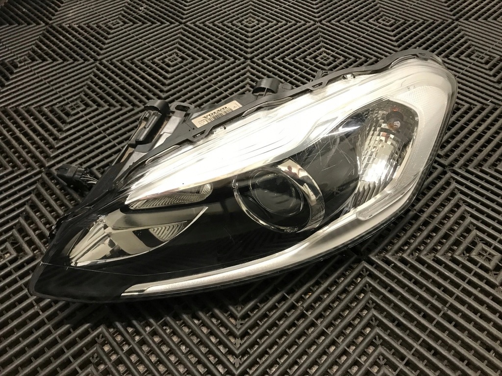 LAMPA LEWA PRZÓD VOLVO XC60 LIFT XENON SKRĘTNY - 12051244615 ...