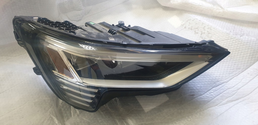 AUDI E-TRON Lampa przednia LED Prawa OE 4KE941782B - 13680802292 ...