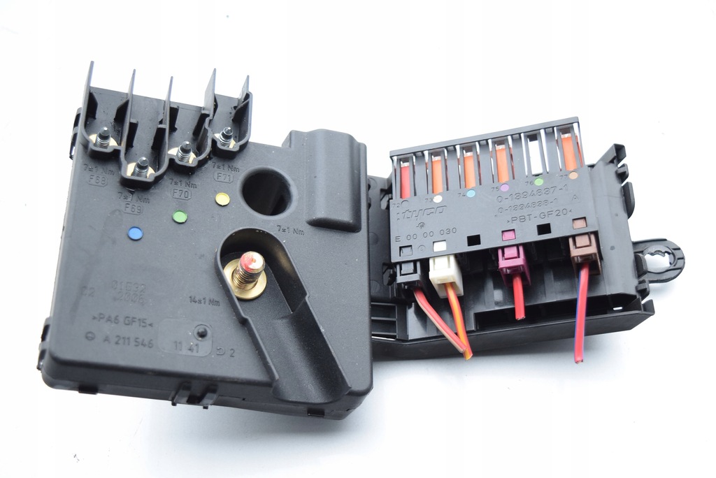 MERCEDES W211 SKRZYNKA BEZPIECZNIKÓW 2115461141 - 8761147735 ...