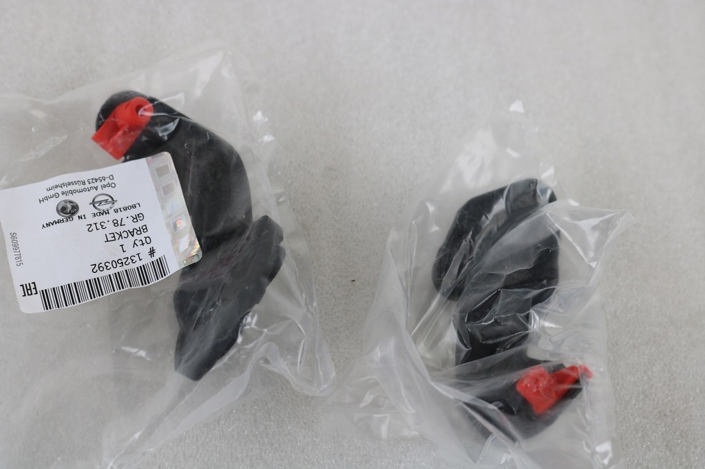 OPEL CORSA D ŚLIZG PRAWY TYŁ ZDERZAKA 13250393 - 7122112163 - oficjalne ...