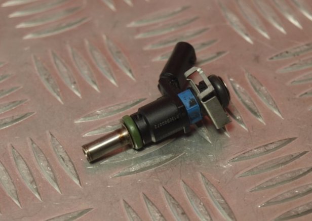 06E906031 WTRYSKIWACZ 3.0 TFSI AUDI A4 A5 A6 A7 A8 - 5140998095 ...