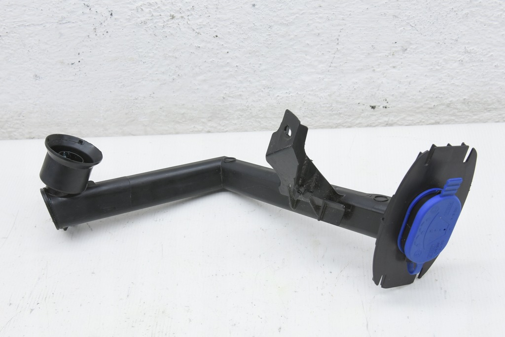 Mercedes W205 wlew rura zbiornika spryskiwaczy - 12853626726 ...