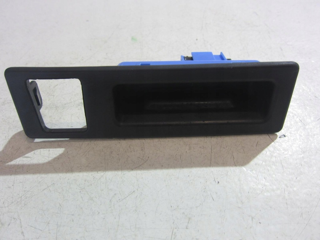 BMW F30 F10 F11 PRZYCISK TYLNEJ KLAPY 7368753 KAM - 12927452818 ...