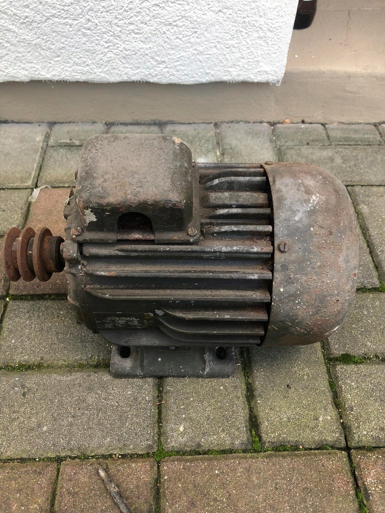 Silnik elektryczny 400 V 1.5 kw 3 fazowy 1420 25kg - 12927593798 ... Silnik elektryczny 400 V 1.5 kw 3 fazowy 1420 25kg - 12927593798 ...