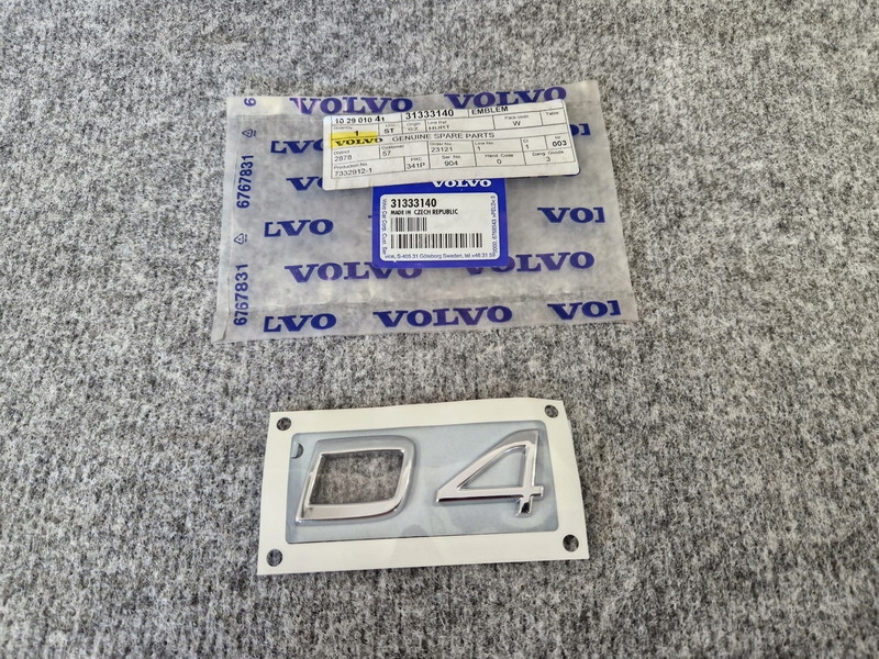 VOLVO D4 D 4 31333140 EMBLEMAT ZNACZEK KLAPY BAGAŻNIKA TYŁ NOWY OE ...