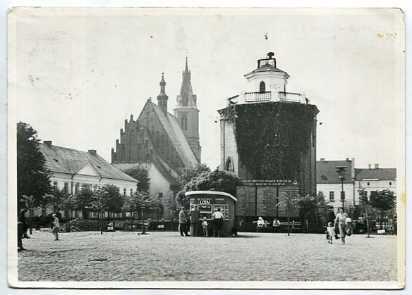 OLKUSZ :: Rynek - budka z lodami - 13241568608 - oficjalne archiwum Allegro