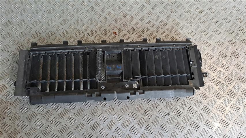 M4 MERCEDES W213 ŻALUZJA POWIETRZA A2135002300 - 12806870688 ...