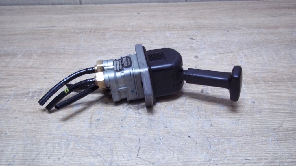 ZAWÓR HAMULCA RĘCZNEGO VOLVO FH12 1078958 - 13016224357 - oficjalne ...