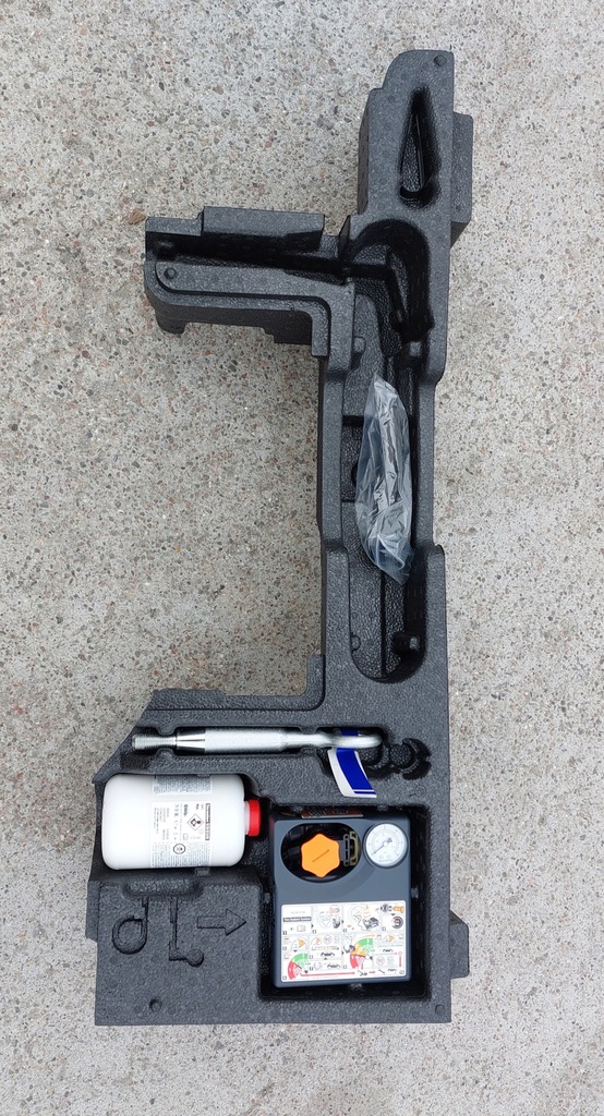 Volvo XC60 II zestaw naprawczy koła kompresor hak - 13420534971 ...