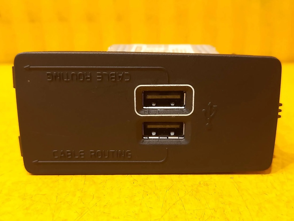 Volvo V60 II 18r.- MODUŁ ZŁĄCZE USB 31407038 - 15236554003 - oficjalne ...