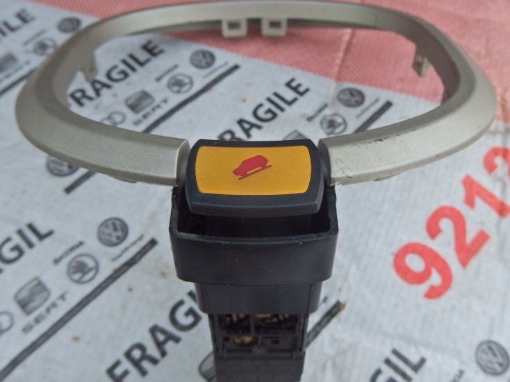 WŁĄCZNIK HAMULCA GÓRSKIEGO LAND ROVER FREELANDER - 8612449639 ...